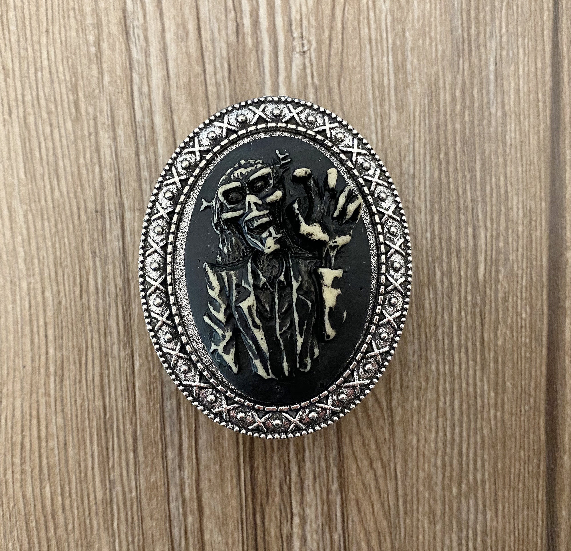 Gothic Skull Drawer Knobs / Skull Cabinet / Gothic Home Decor | Etsy