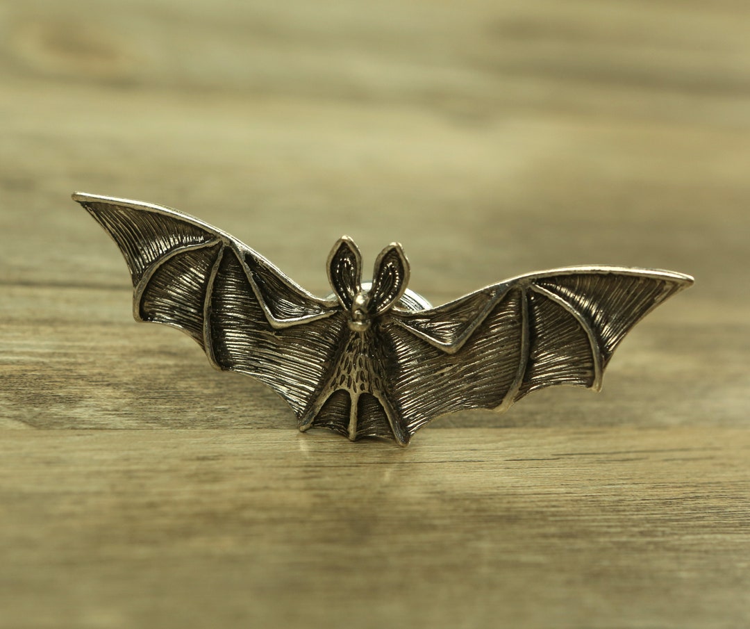 Silver Bat Drawer Knobs / Bat Cabinet / Gothic Home Decor / Animal ...