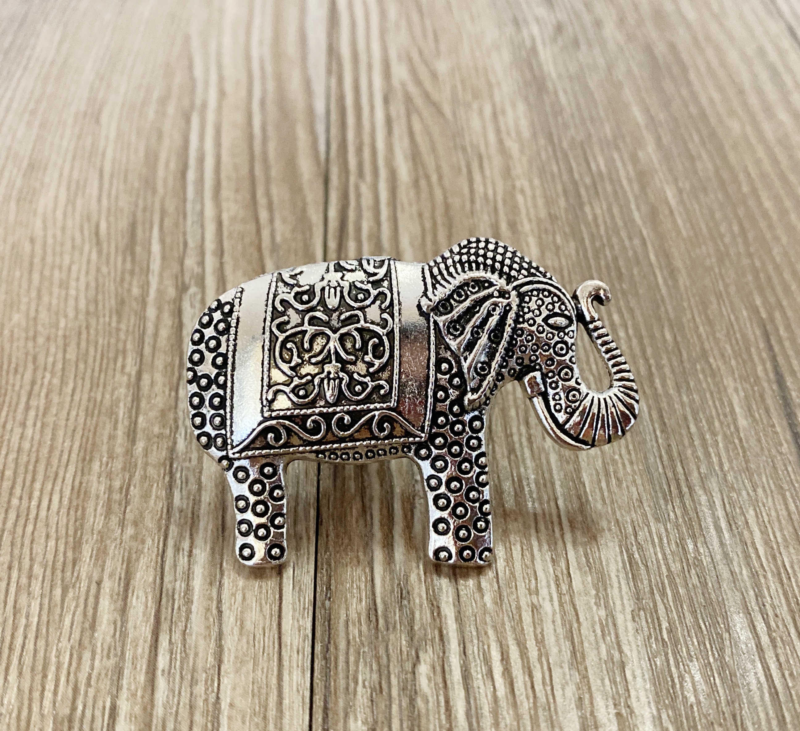 Brass Elephant Drawer Knobs / Elephant Cabinet / Gothic Home | Etsy