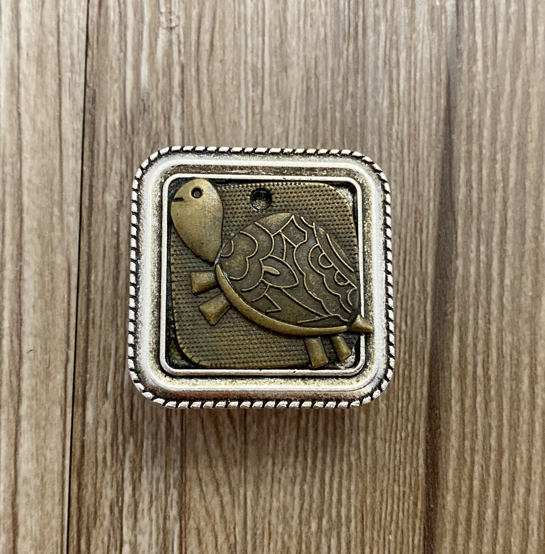 Bronze Turtle Drawer Knobs / Turtle Cabinet / Gothic Home | Etsy