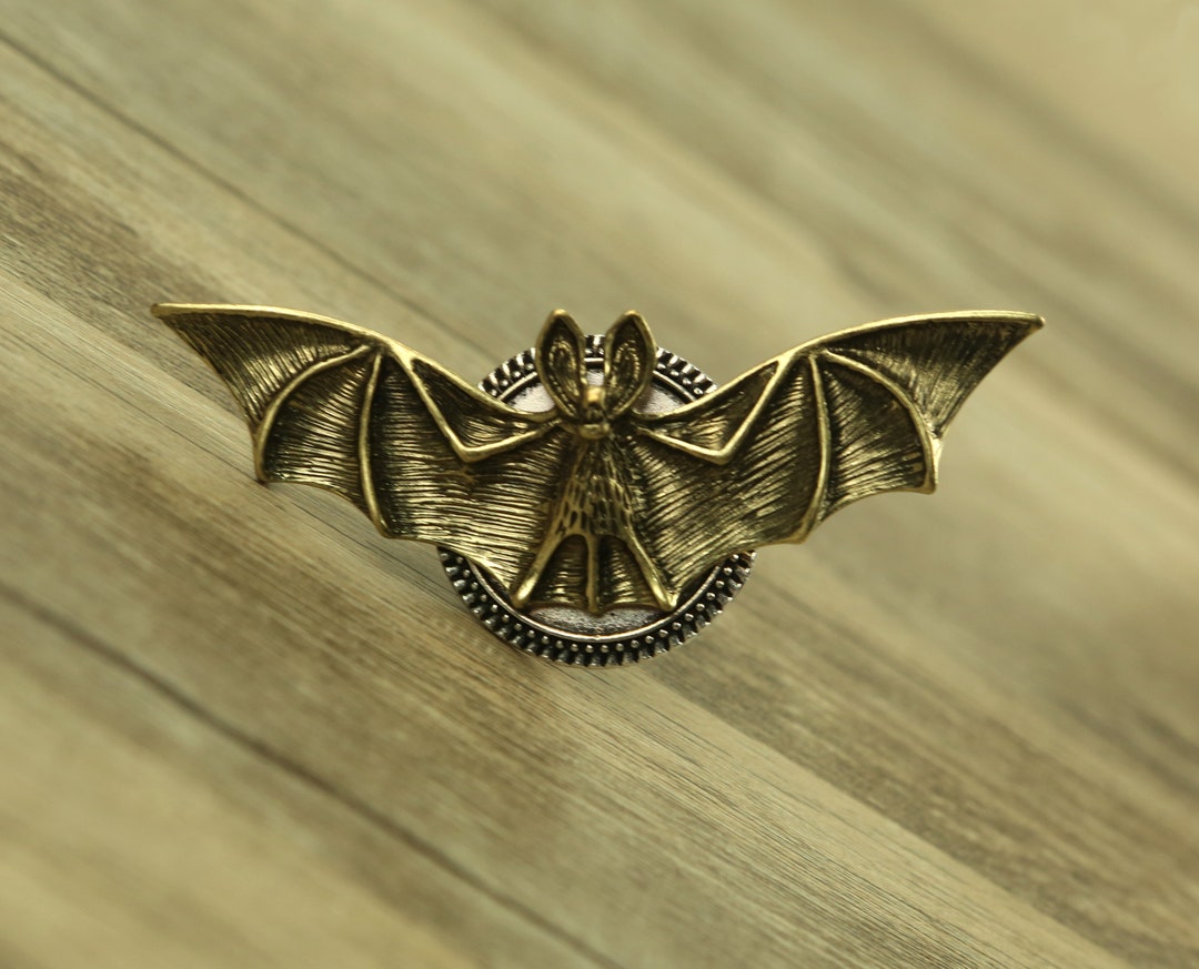 Bronze Bat Drawer Knobs / Bat Cabinet / Gothic Home Decor / Animal ...