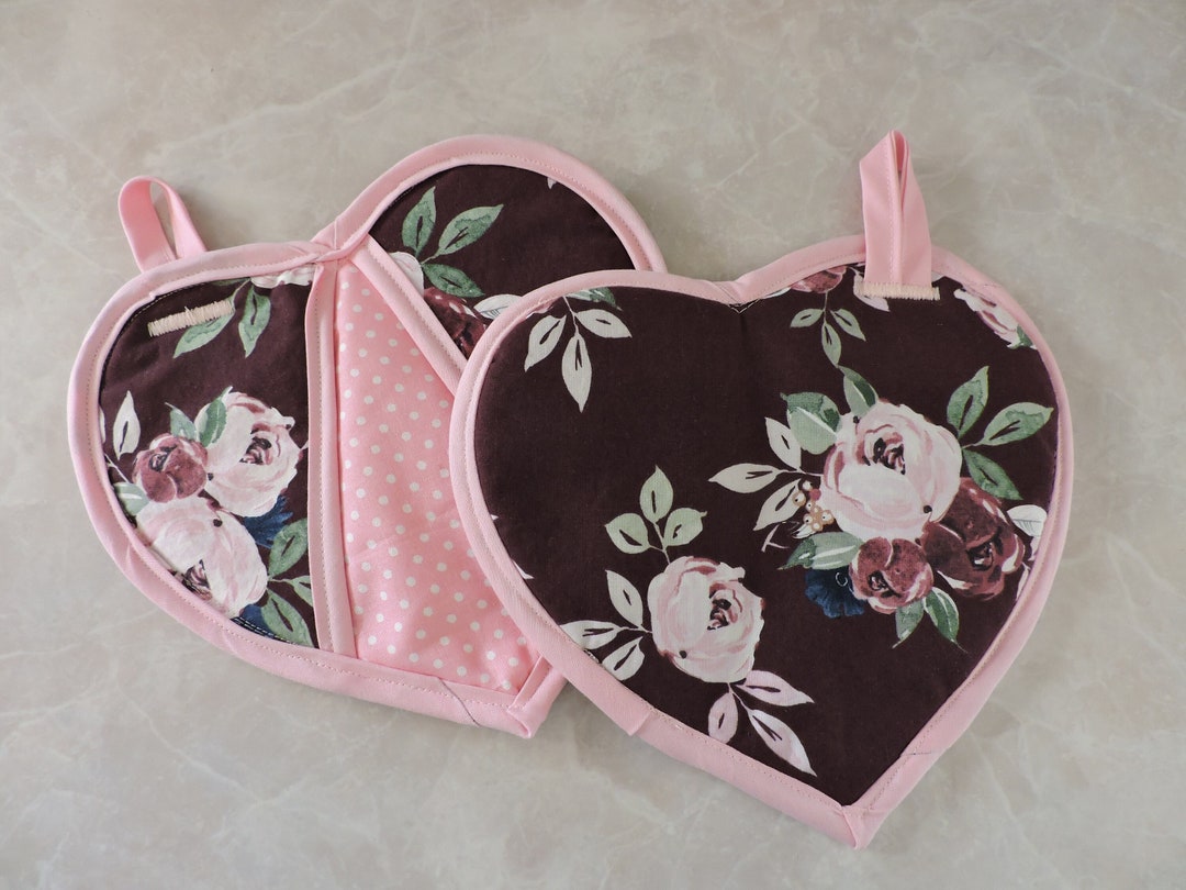 Set of 2 Pink Floral Heart Oven Mitts, Pretty Cooking Gloves, Valentine ...