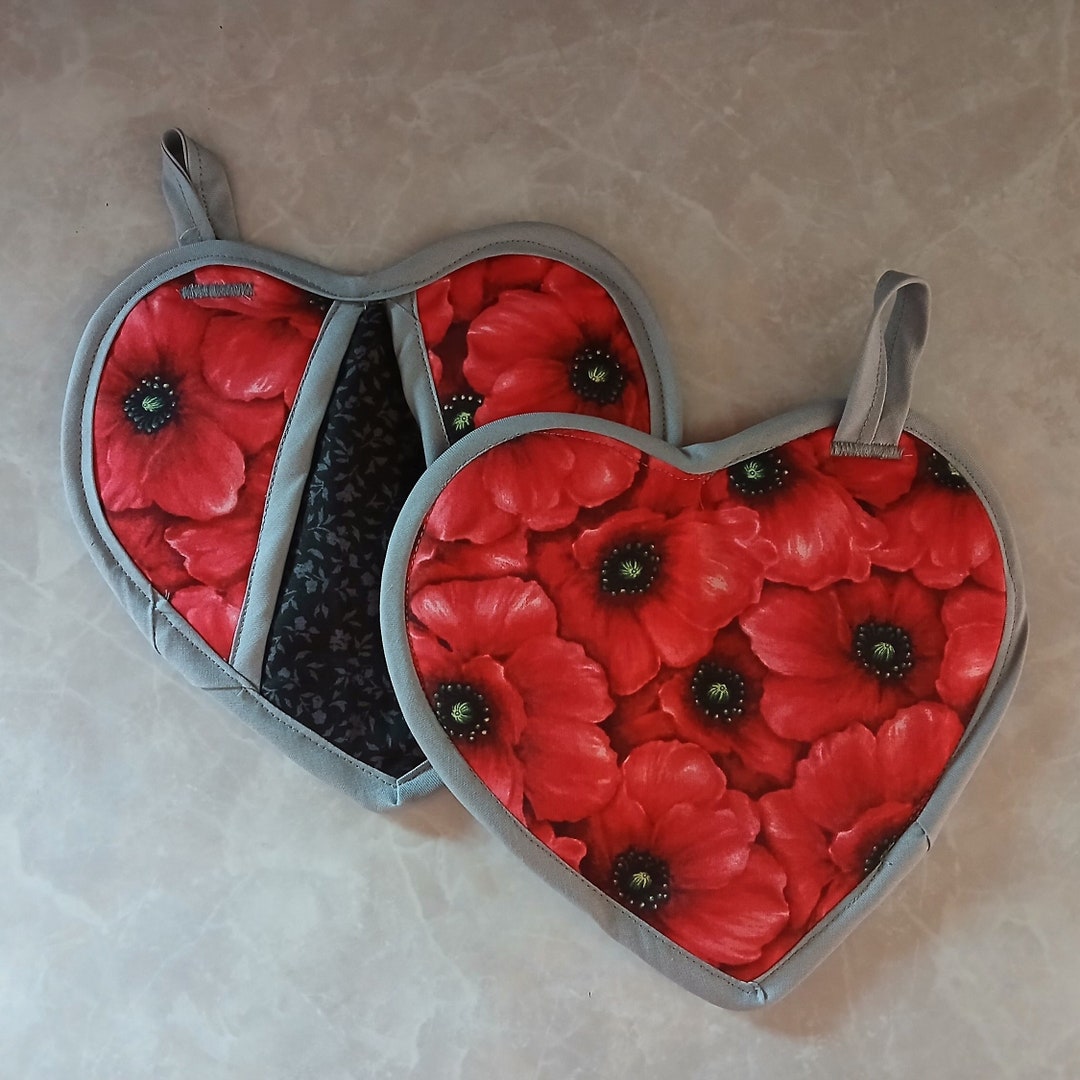 Red Poppy Heart Oven Mitts, Handmade Cotton Potholders, Set of 2 - Etsy