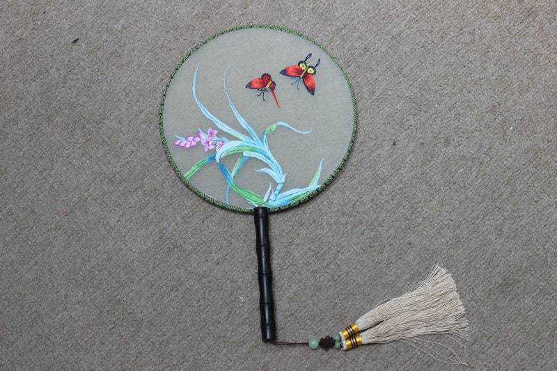 Chinese Suzhou Handmade Hand Stitch Embroidery Round Silk Fan Cheongsam ...