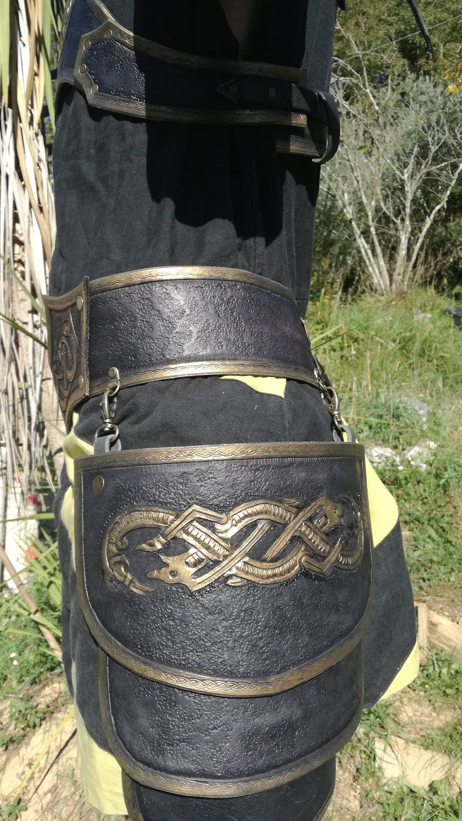Armatura di lupo in pelle - Spallacci + Bandoliera + Cintura ...