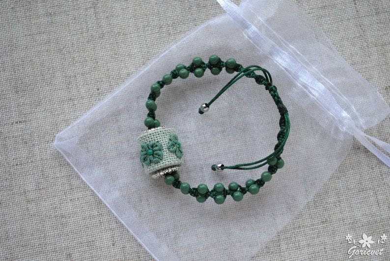 Four Leaf Clover Embroidered Bracelet Green Macrame Bracelet - Etsy
