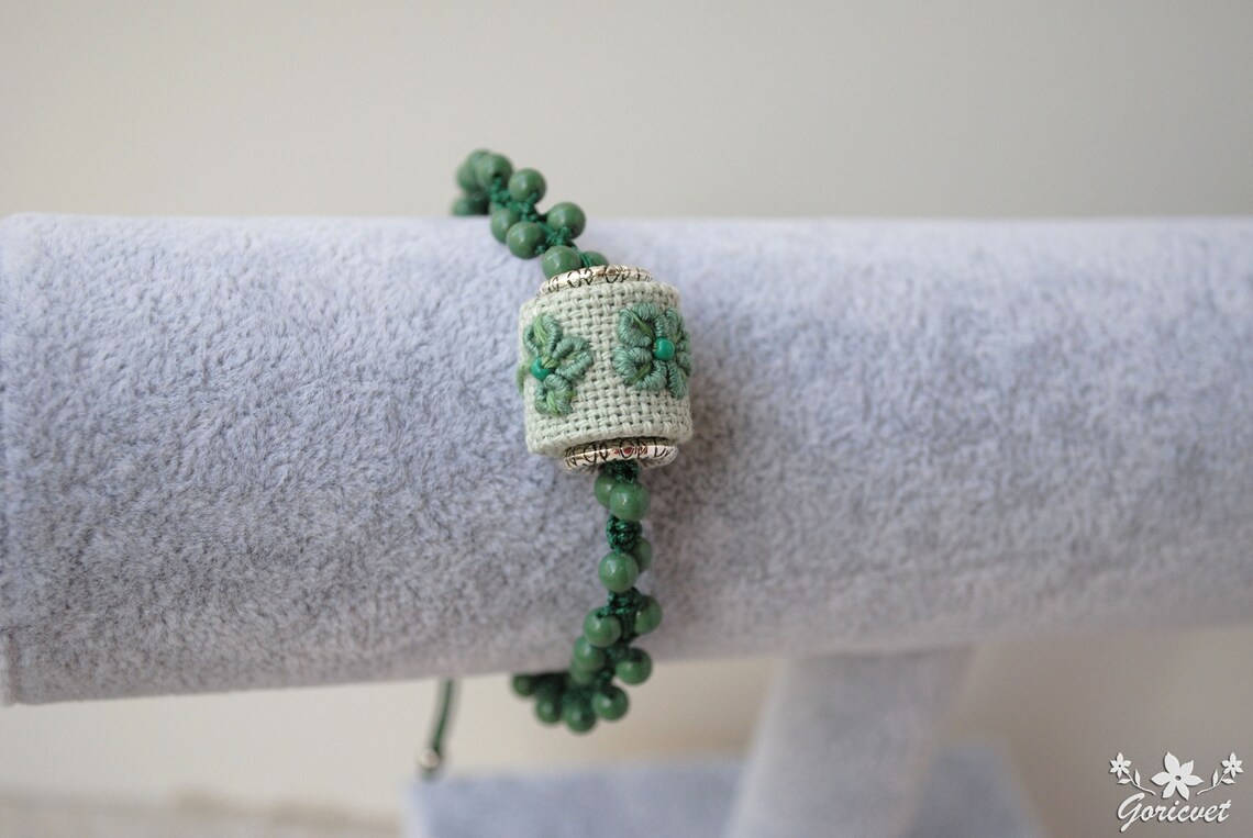 Four Leaf Clover Embroidered Bracelet Green Macrame Bracelet - Etsy