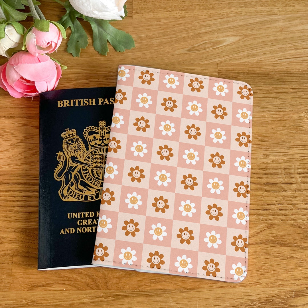 Retro Groovy Flower Design Passport Cover - 70s 80s PU Leather Wallet ...