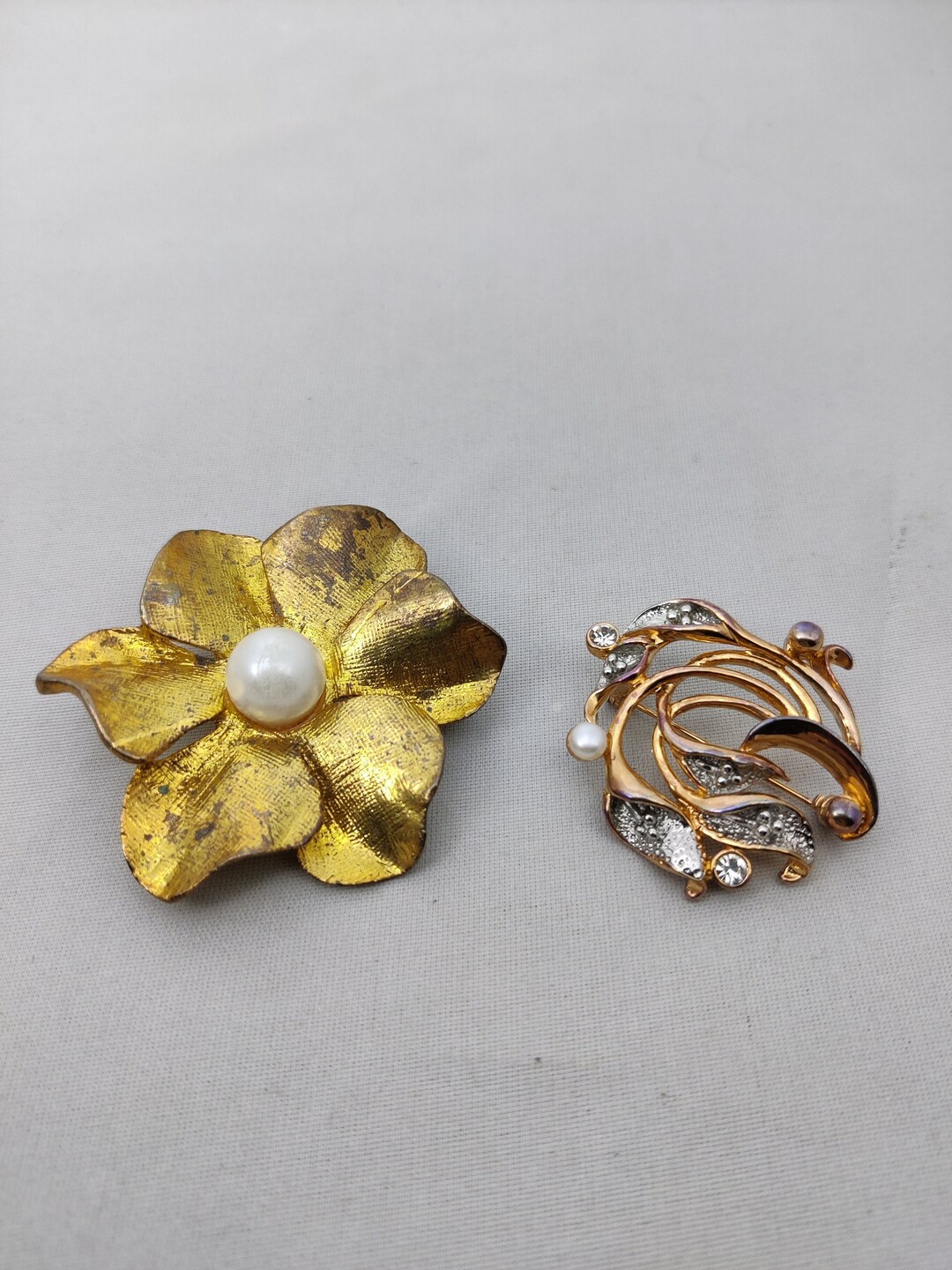 Signée MOVITEX broche vintage en métal doré - Etsy France