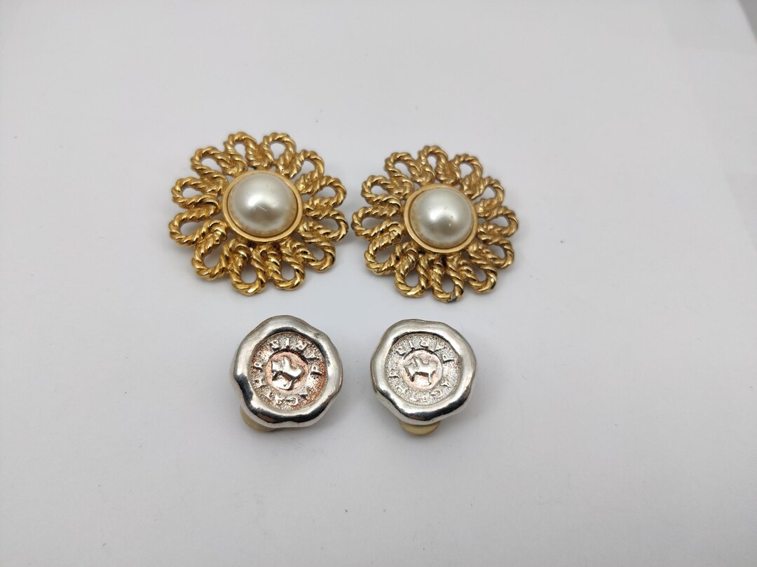 Signed AGATHA PARIS These Vintage Clip-on Earrings - Etsy