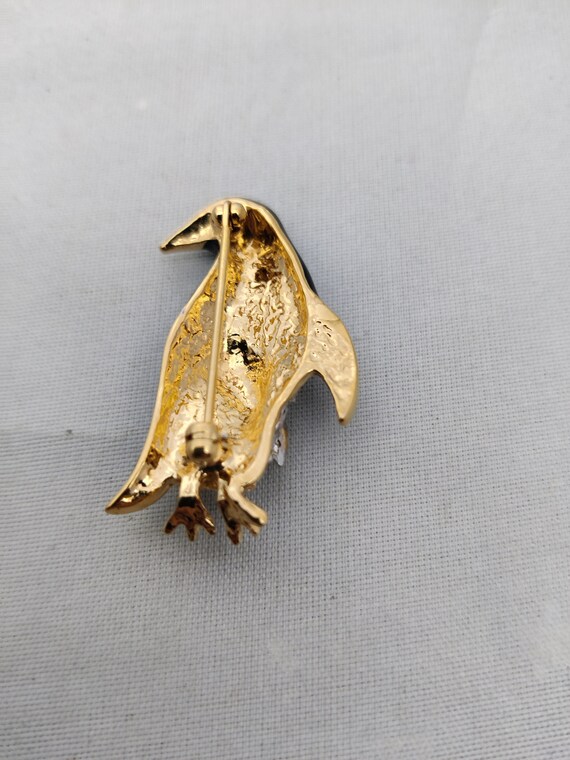 Vintage gold metal zoomorphic animal shaped brooches - Gem