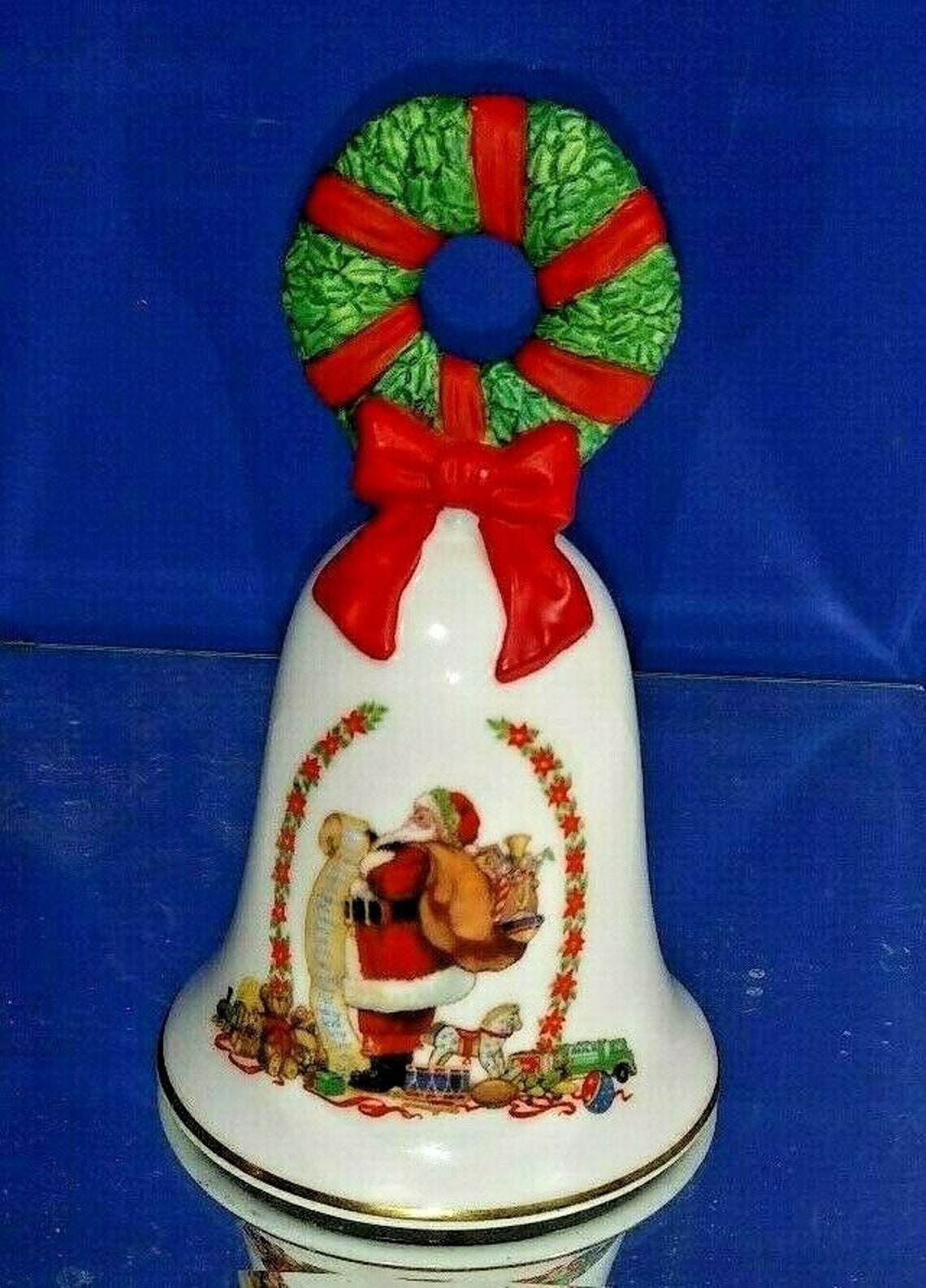 Vintage Avon Christmas Bell Dated 1995 Christmas Wreath | Etsy