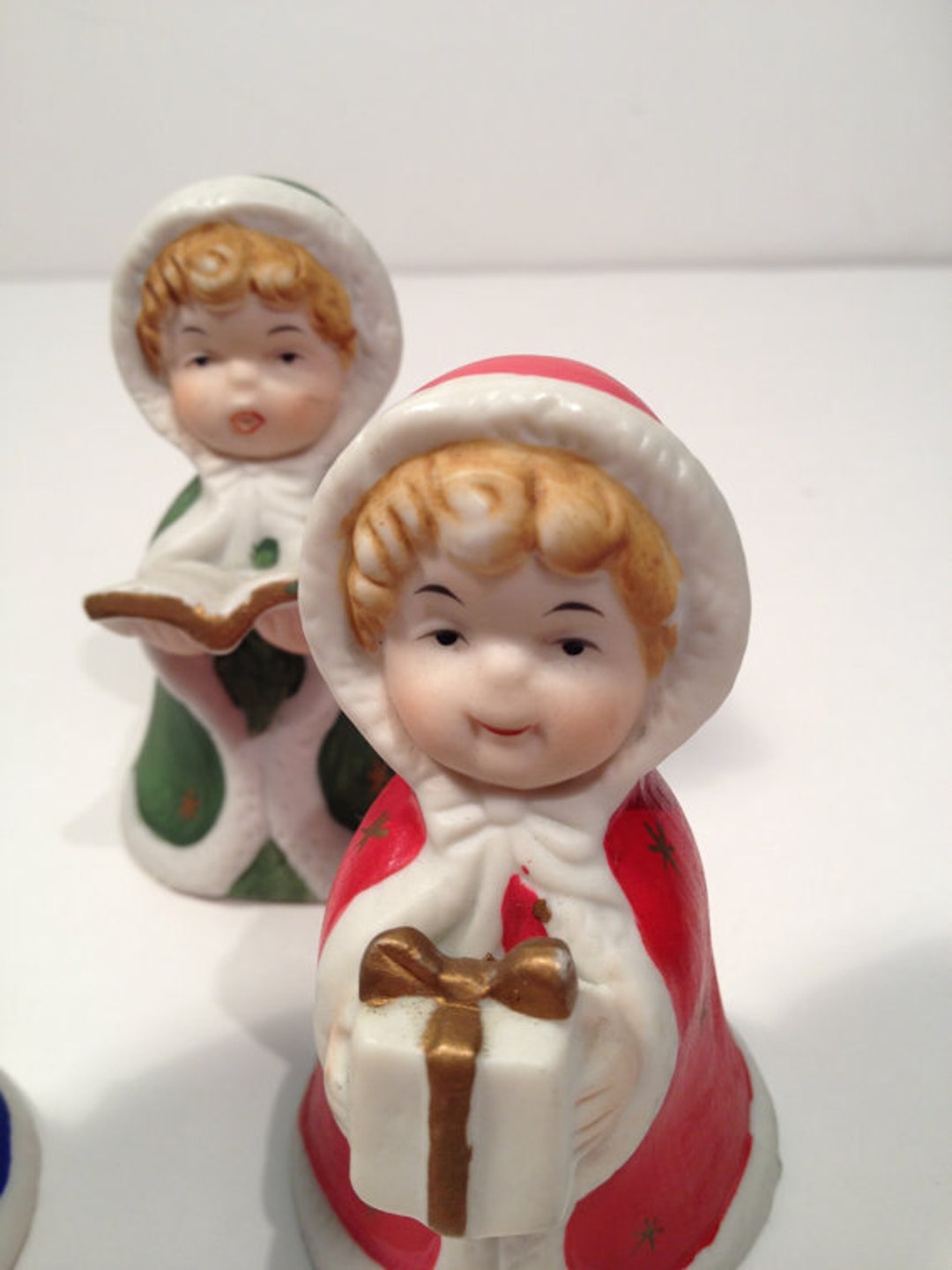 Vintage Enesco Imports, Taiwan, Circa 1970s, Porcelain Red Xmas Caroler ...