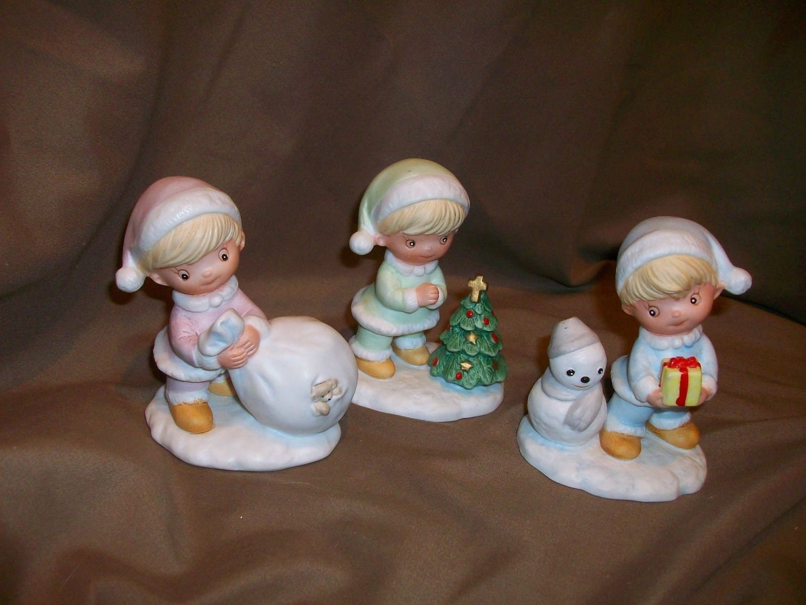 Vintage HOMCO Xmas Figurines, Girl and Tree and Boy With Present, #5613 ...