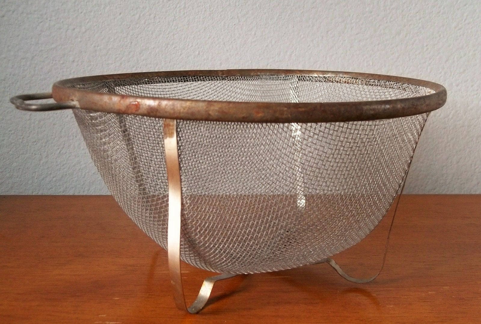 Vintage Wire Mesh Four-footed Metal Strainer Circa 1950s Tin | Etsy