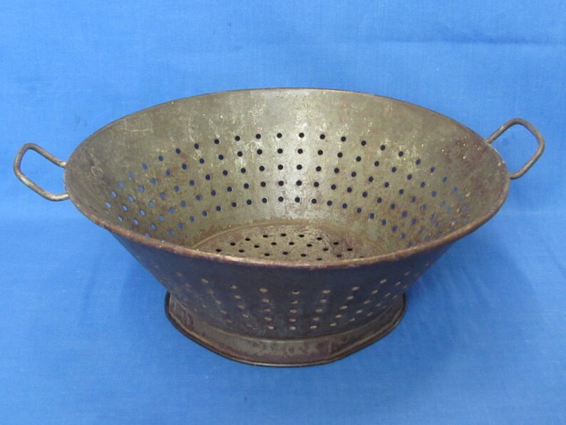 Vintage Tin Footed-colander Two Handles Diameter 9 3/4 - Etsy