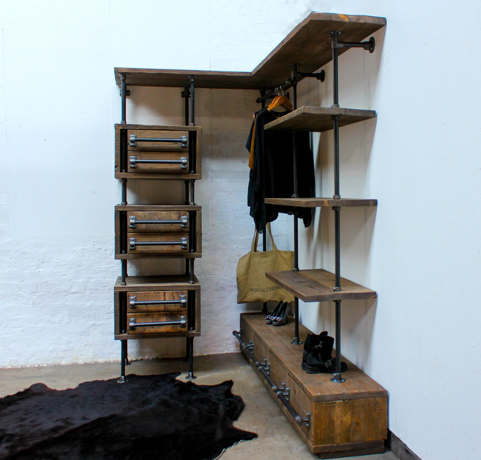 Stefan Reclaimed Scaffolding Board and Dark Steel Pipe 3 Sided ...