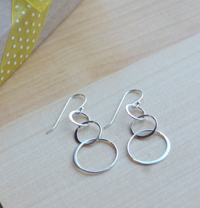 Three Circle Earring Interlocking Rings Infinity Earrings 3 - Etsy