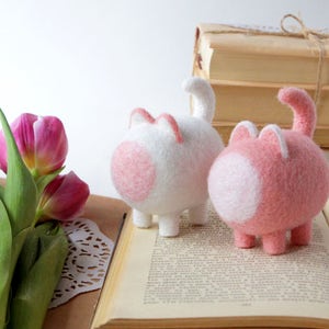 Two Cute Pink Siamese Cats, Needle Felted Collectible Animals Sculpture ...