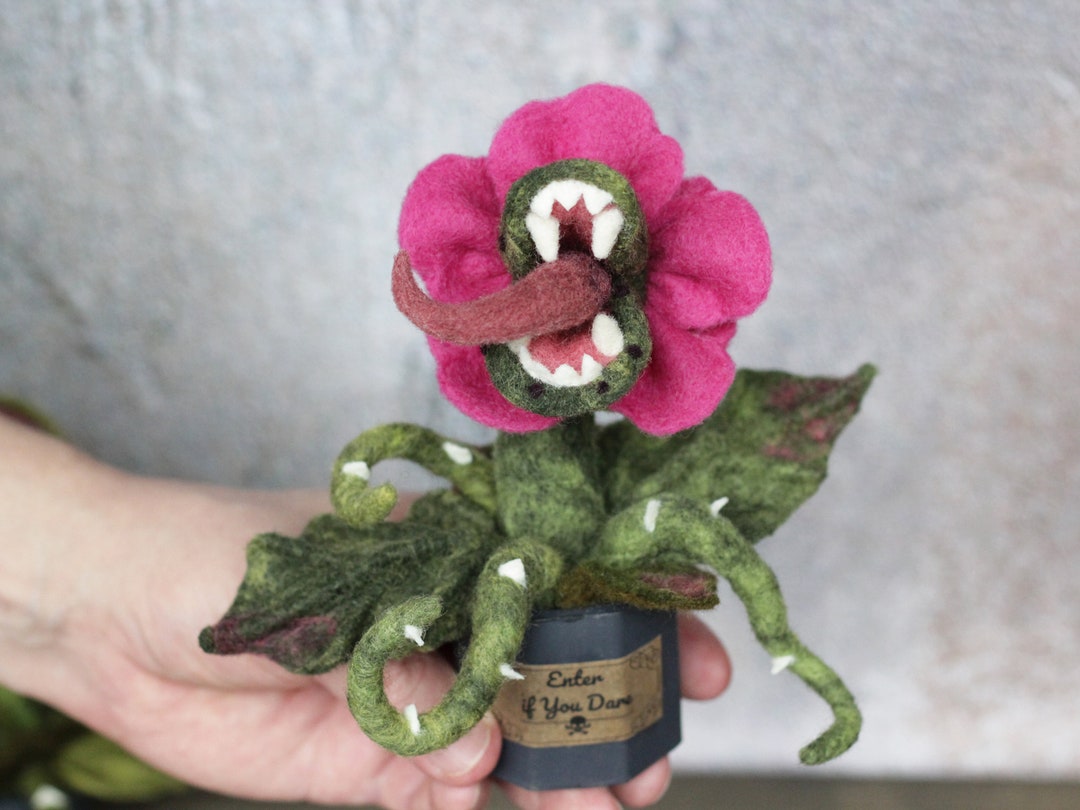 Killer Carnivorous Plant, Halloween Garden, Horror, Spooky Plant Decor ...