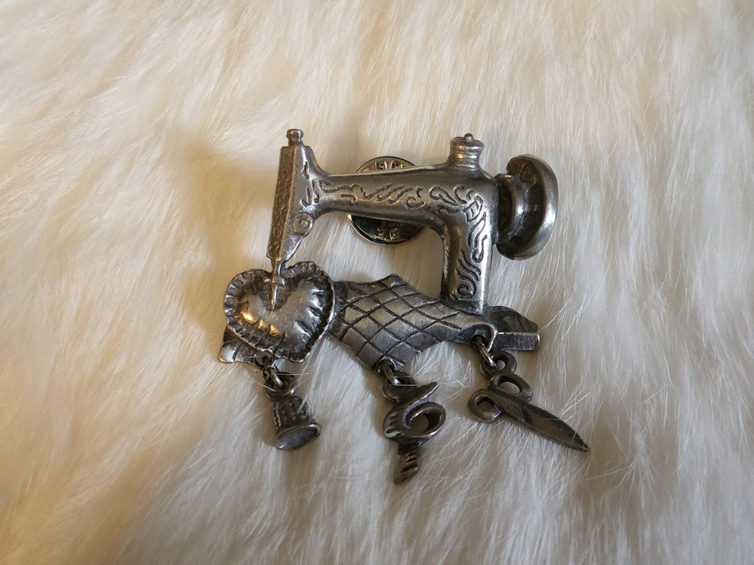 Vintage Signed LCD Silver Tone Sewing Machine Brooch With Dangles ...