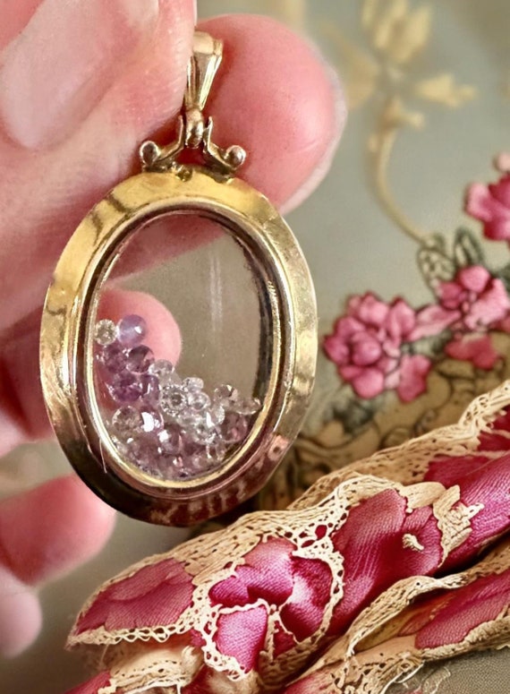 Antique victorian gold locket - Gem