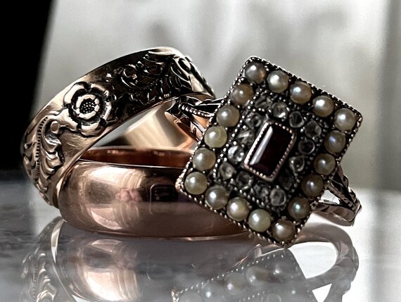 Timeless Treasure Antique Rose Gold Pearl Ring - Gem