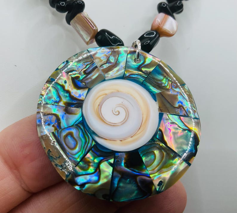 Abalone Shell Pendant Necklace, Beachy Necklace - Etsy