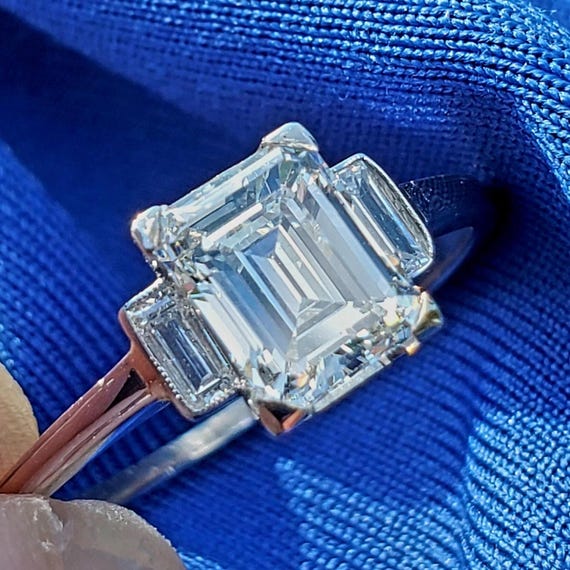 Earth mined Diamond Emerald cut Deco Platinum Engagem… - Gem