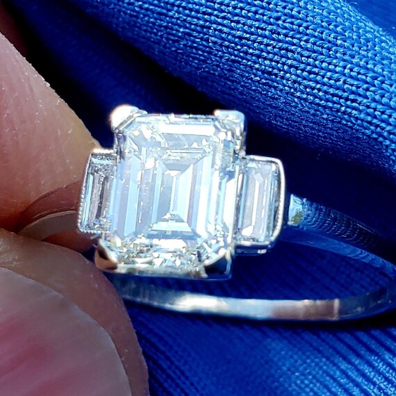 Earth mined Diamond Emerald cut Deco Platinum Engagem… - Gem
