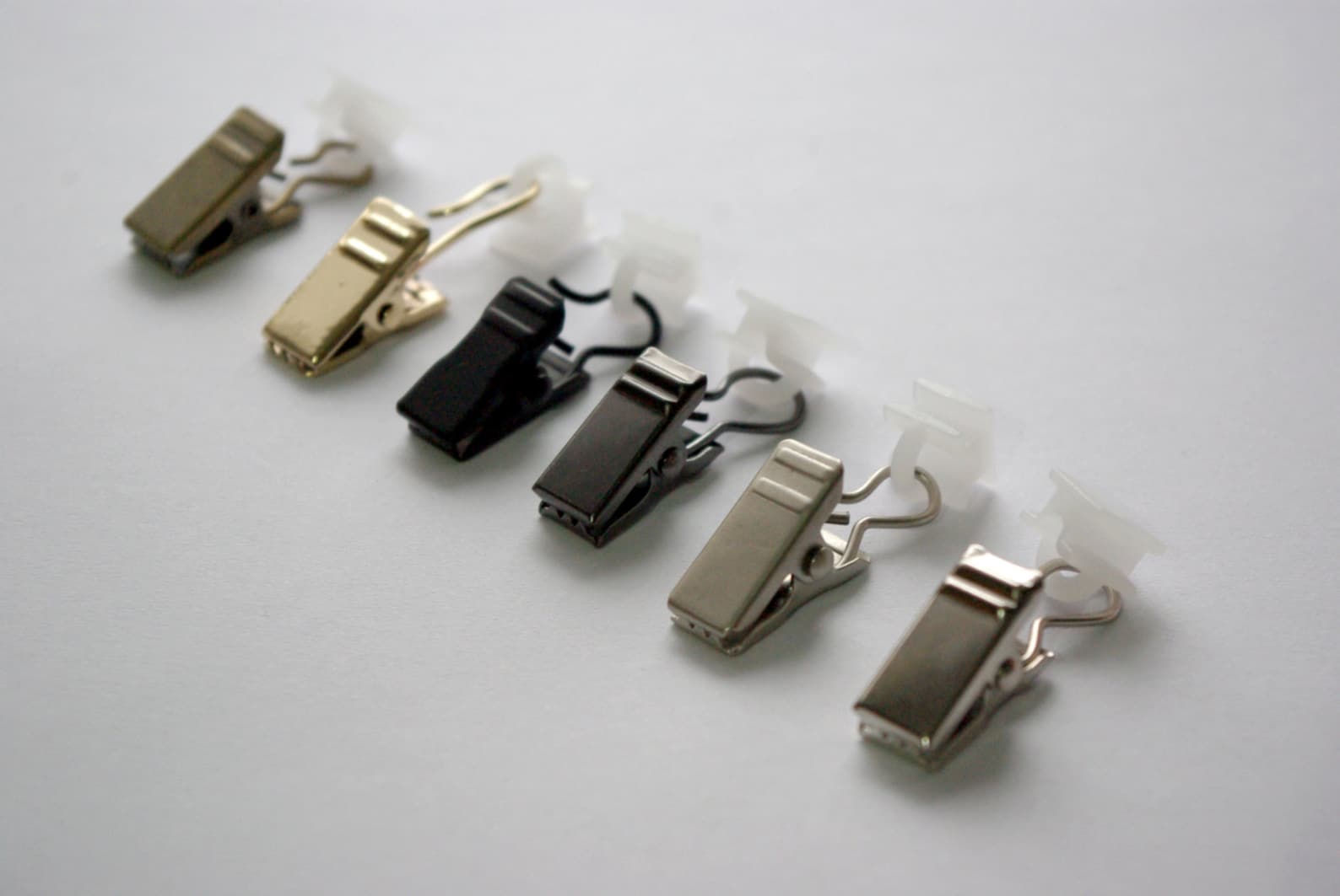 Curtain Track Rail Gliders Slides With Metal Crocodile Clips With Teeth ...