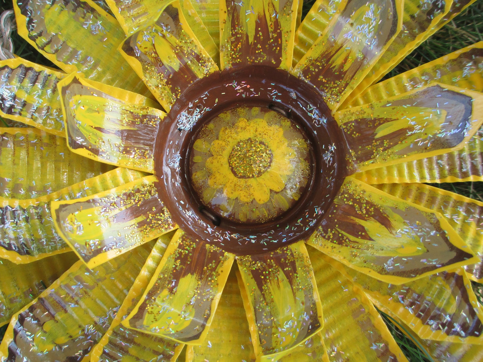 Recycled Metal Sun Flower/ Metal Art/ Tin Can Flower/ Garden/ - Etsy