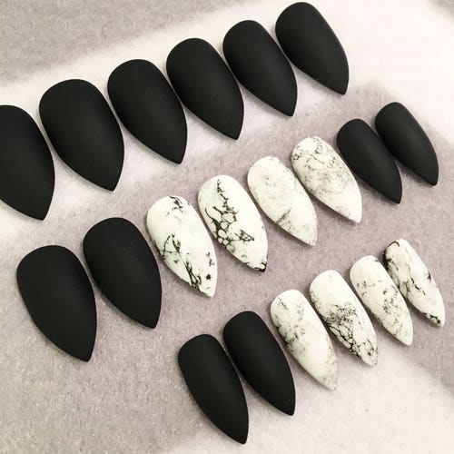 Black Matte and Gloss Fake Nails Faux Nails Gloss Tips | Etsy