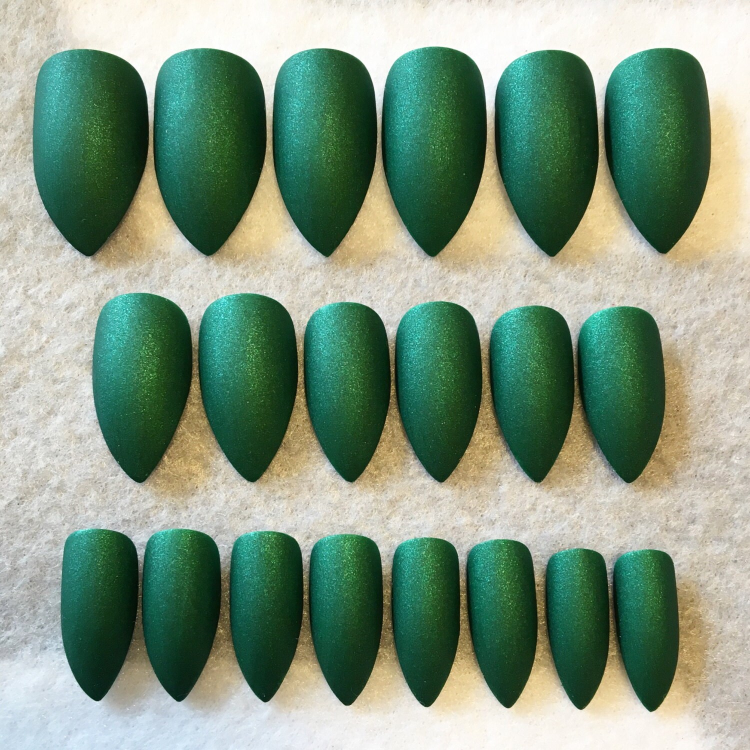 Green Fake Nails Faux Nails Glue on Nails Emerald Nails - Etsy