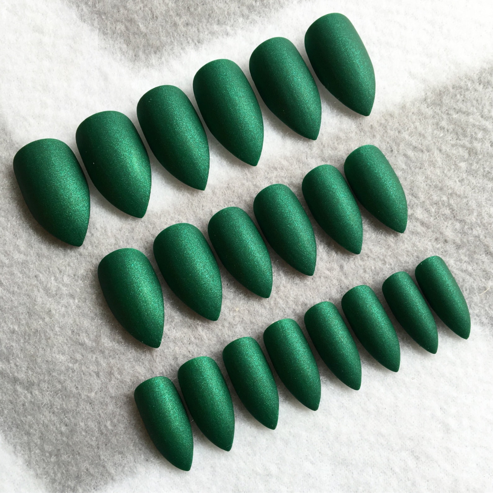 Green Fake Nails Faux Nails Glue on Nails Emerald Nails - Etsy