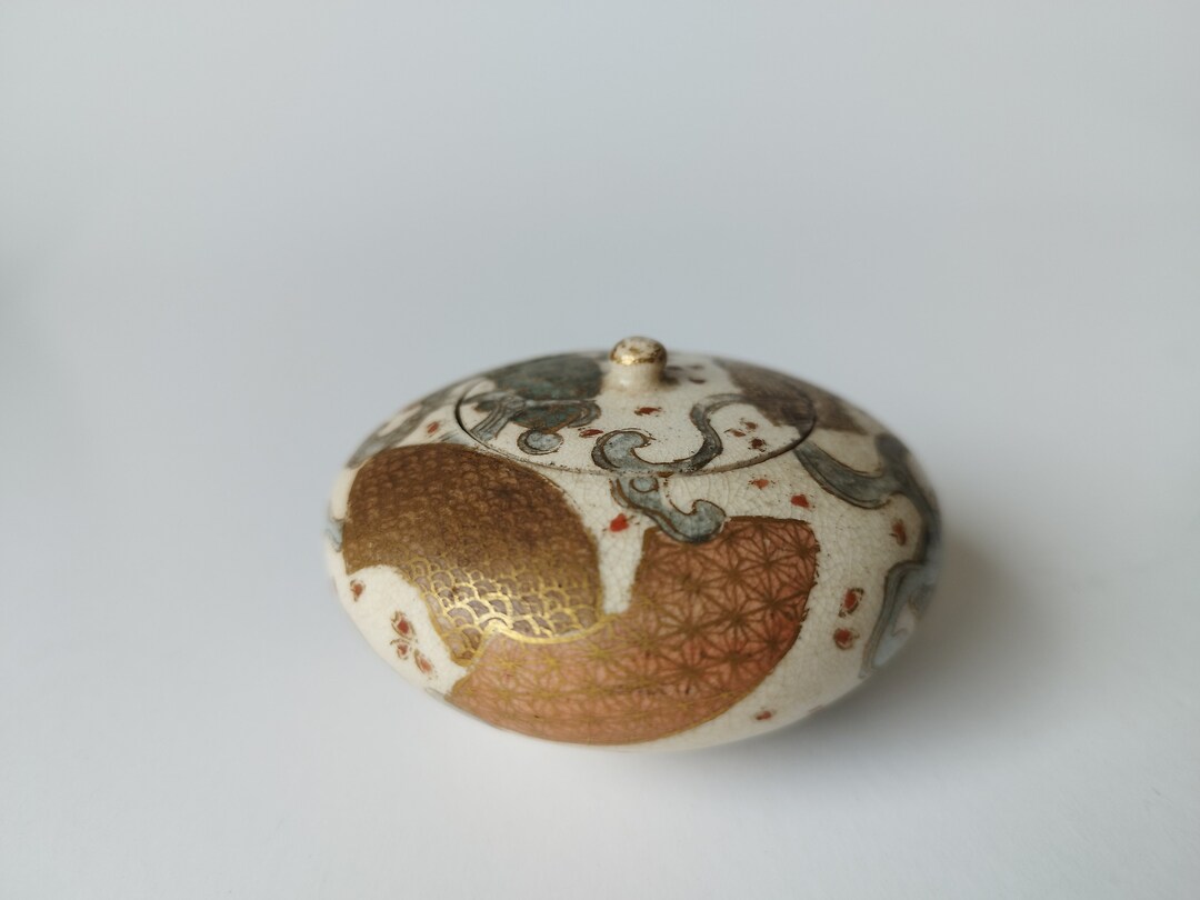 A Small JAPANESE SATSUMA Lidded Box, Antique, Meiji Period 1868-1912 - Etsy