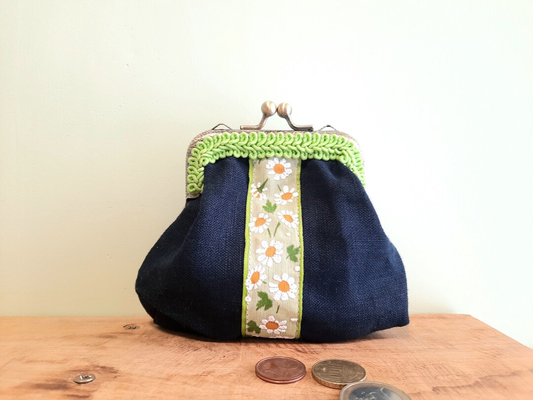 Vintahe Style Daisy Change Purse, Navy Blue Linen Pouch With Kiss Lock ...