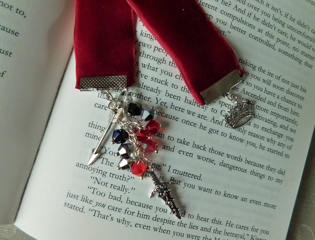 The Maiden from Blood and Ash Inspired - Etsy