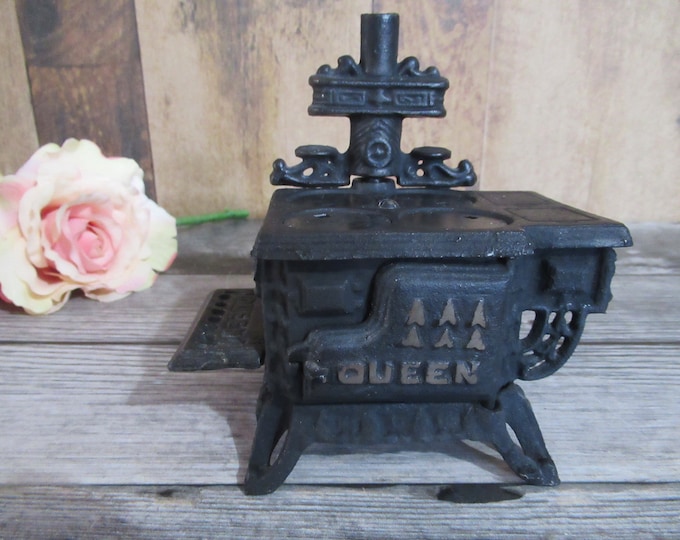 Antique Queen Cast Iron Stove VINTAGE Miniature Queen - Etsy