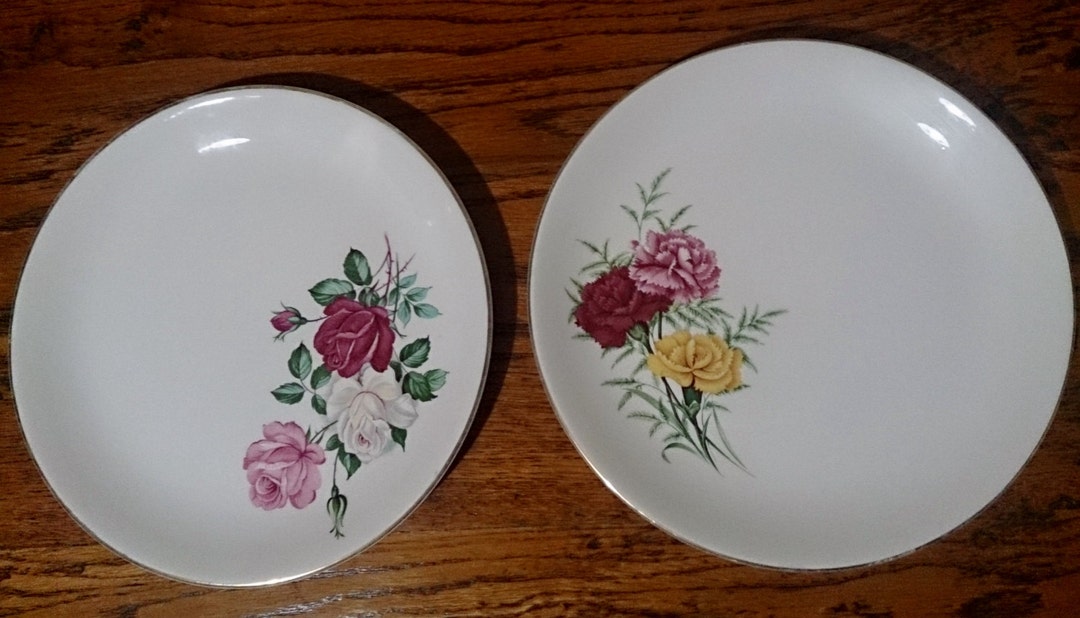 A Pair of Swinnertons Staffordshire Made in England "nestor Vellum" 9 ...