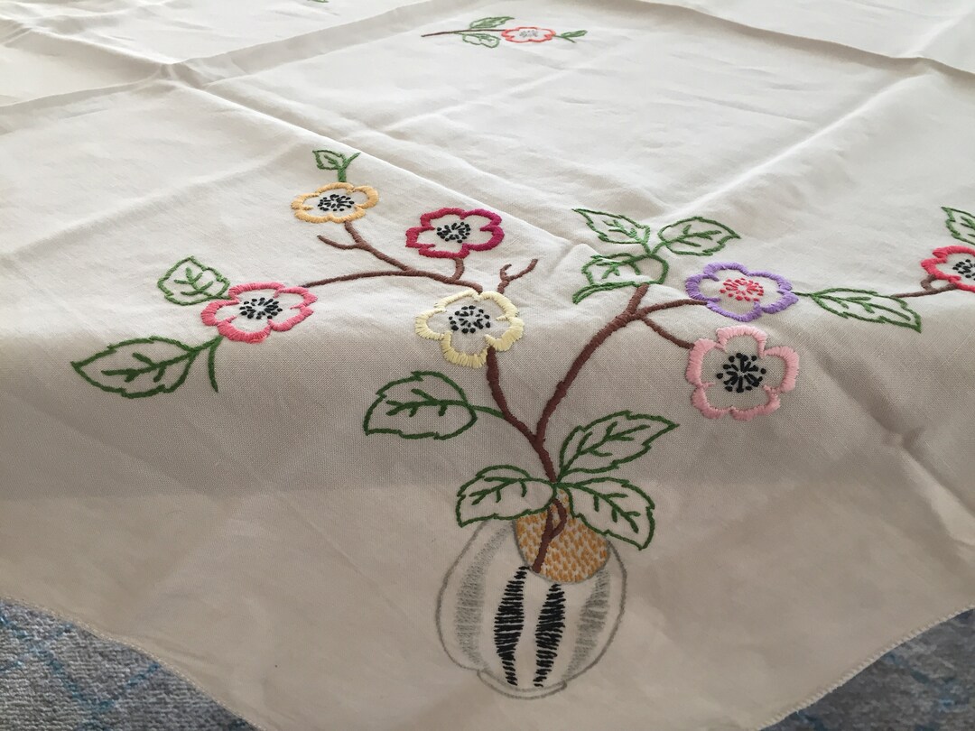 Vintage Hand Embroidered 1920-1950s Tablecloth - Etsy