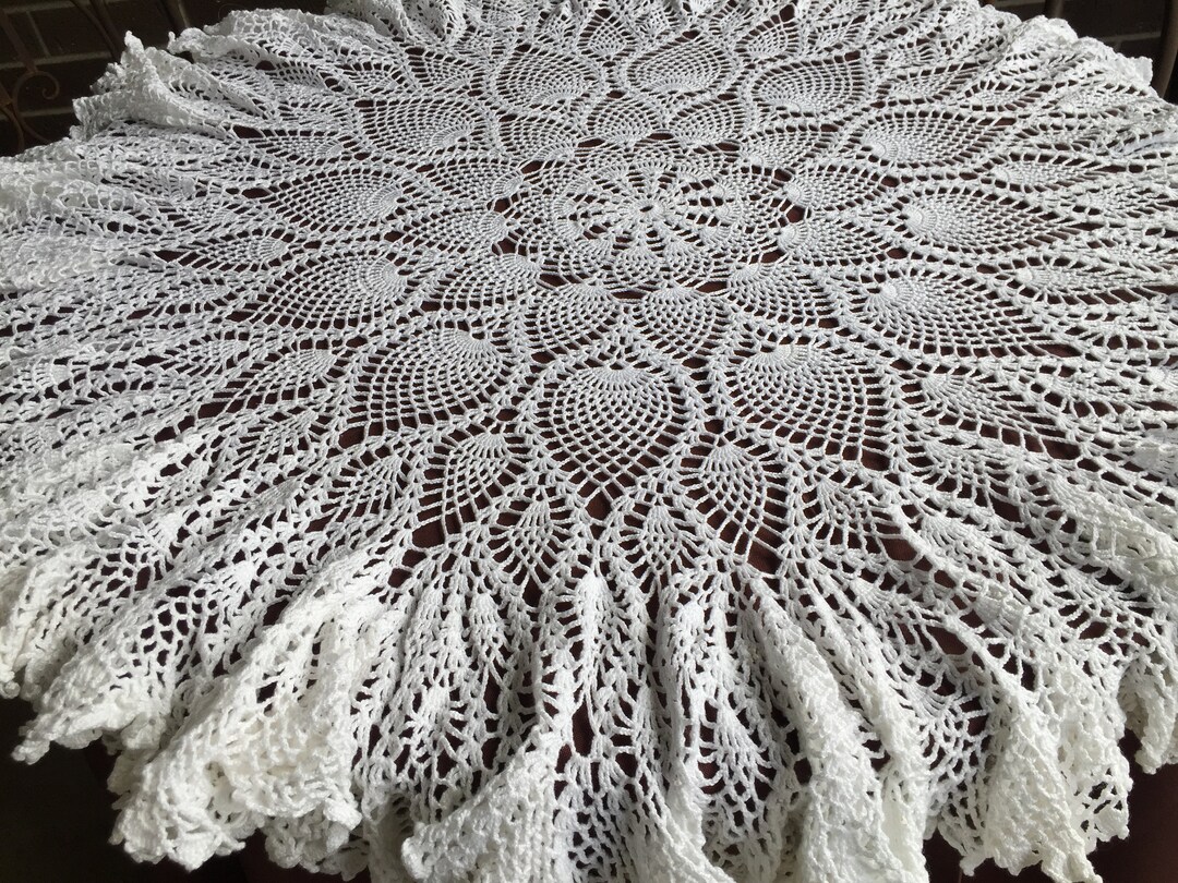 Vintage Crochet Lace Tablecloth With Heavily Ruffled Pineapple Pattern ...