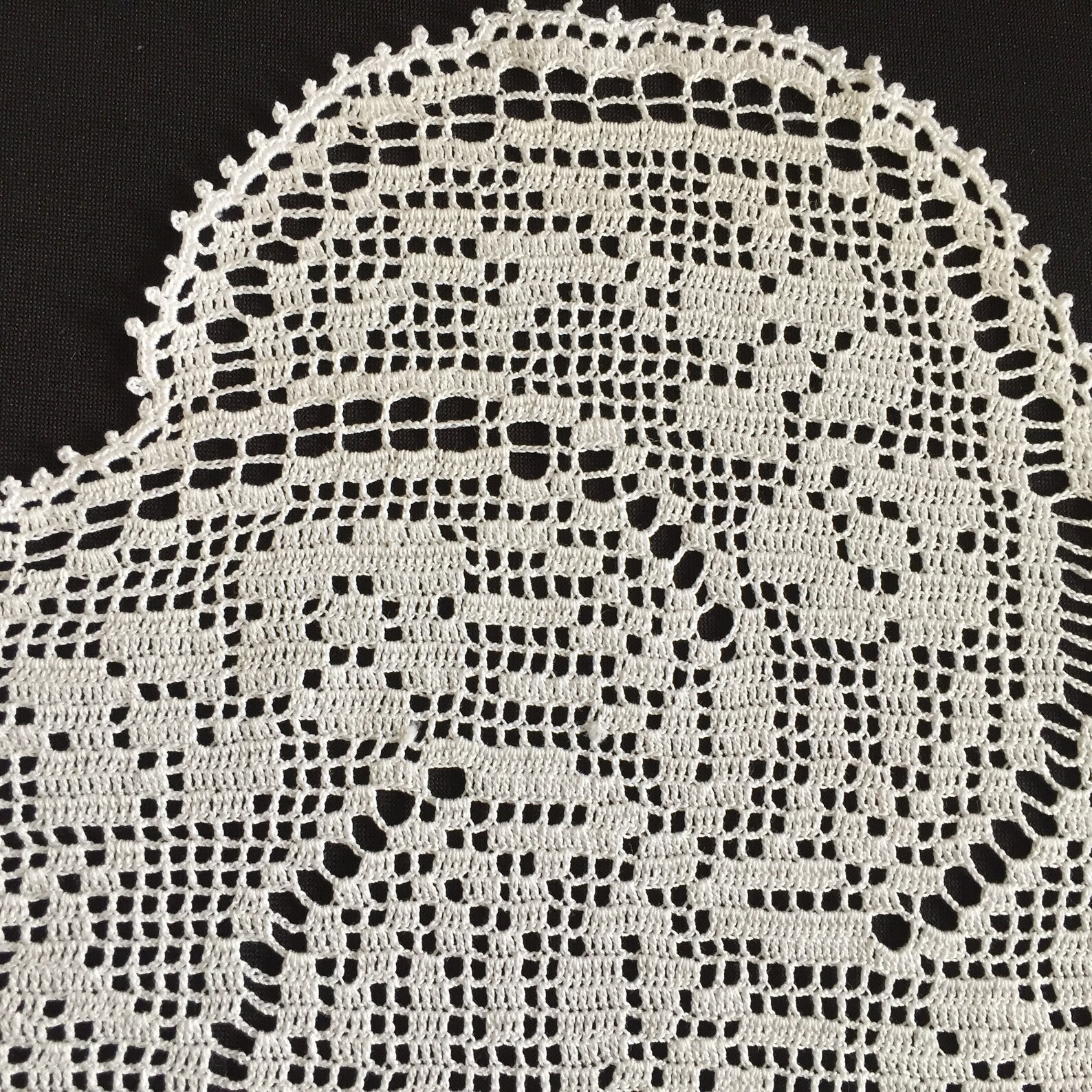 Vintage Filet Crochet Doily: Mary Card Tea Tree Design, 9" - Etsy