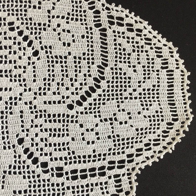 Vintage Filet Crochet Doily: Mary Card Tea Tree Design, 9" - Etsy