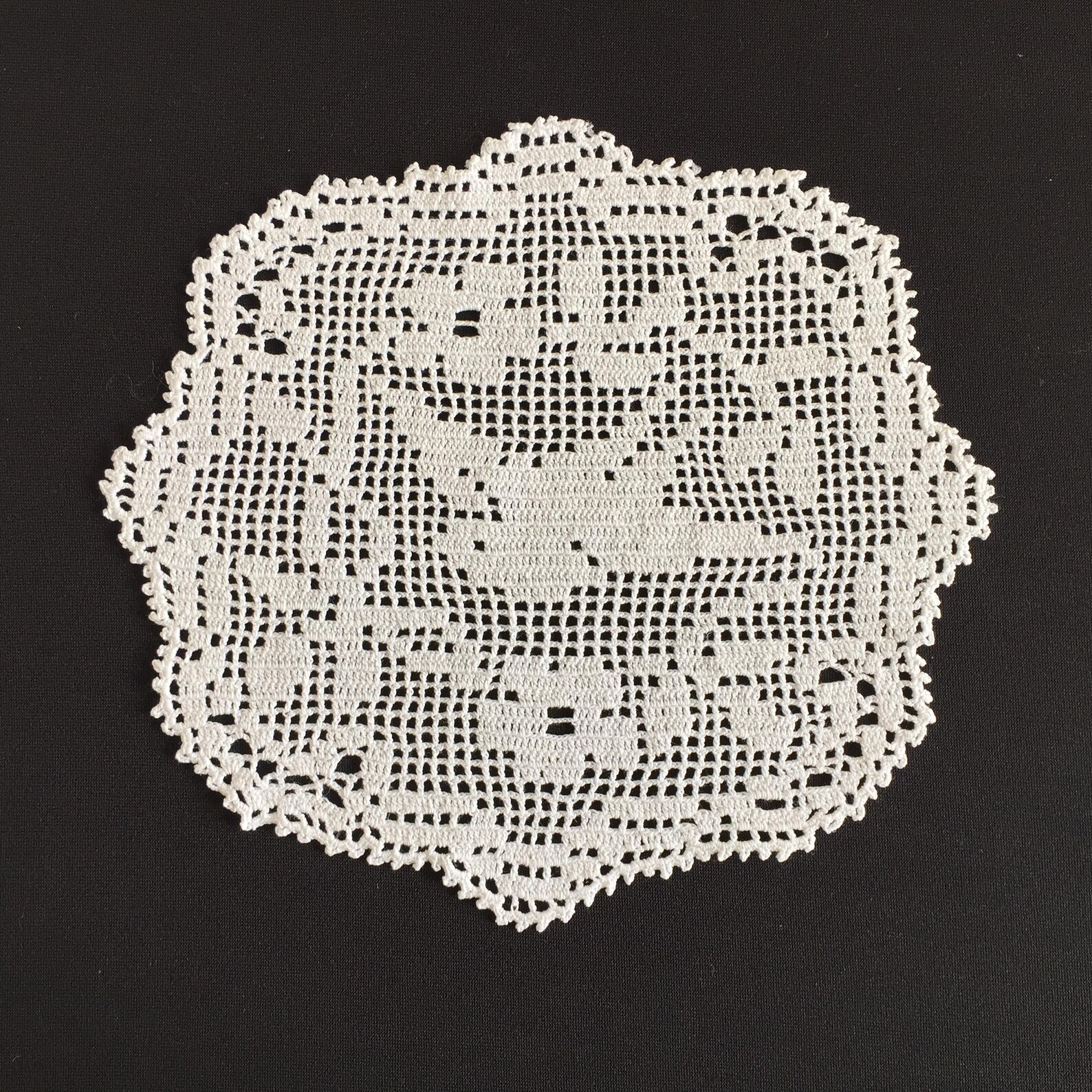 Mary Card Collectible Crochet Lace Doily "wild ROSE & Pigeon" - Etsy UK