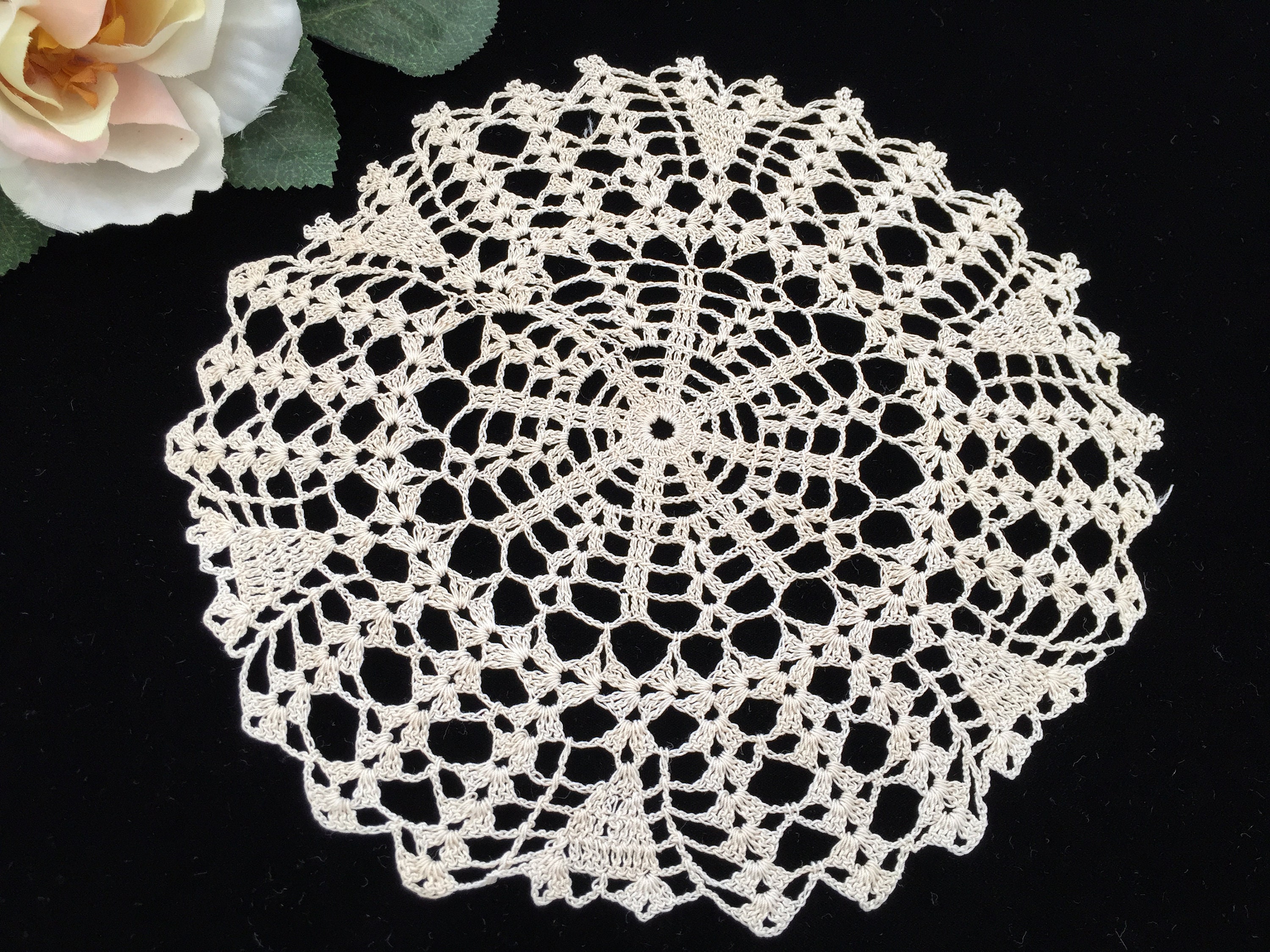 Doilies Home Décor Fish Shaped White Vintage Crocheted Lace Doily ...