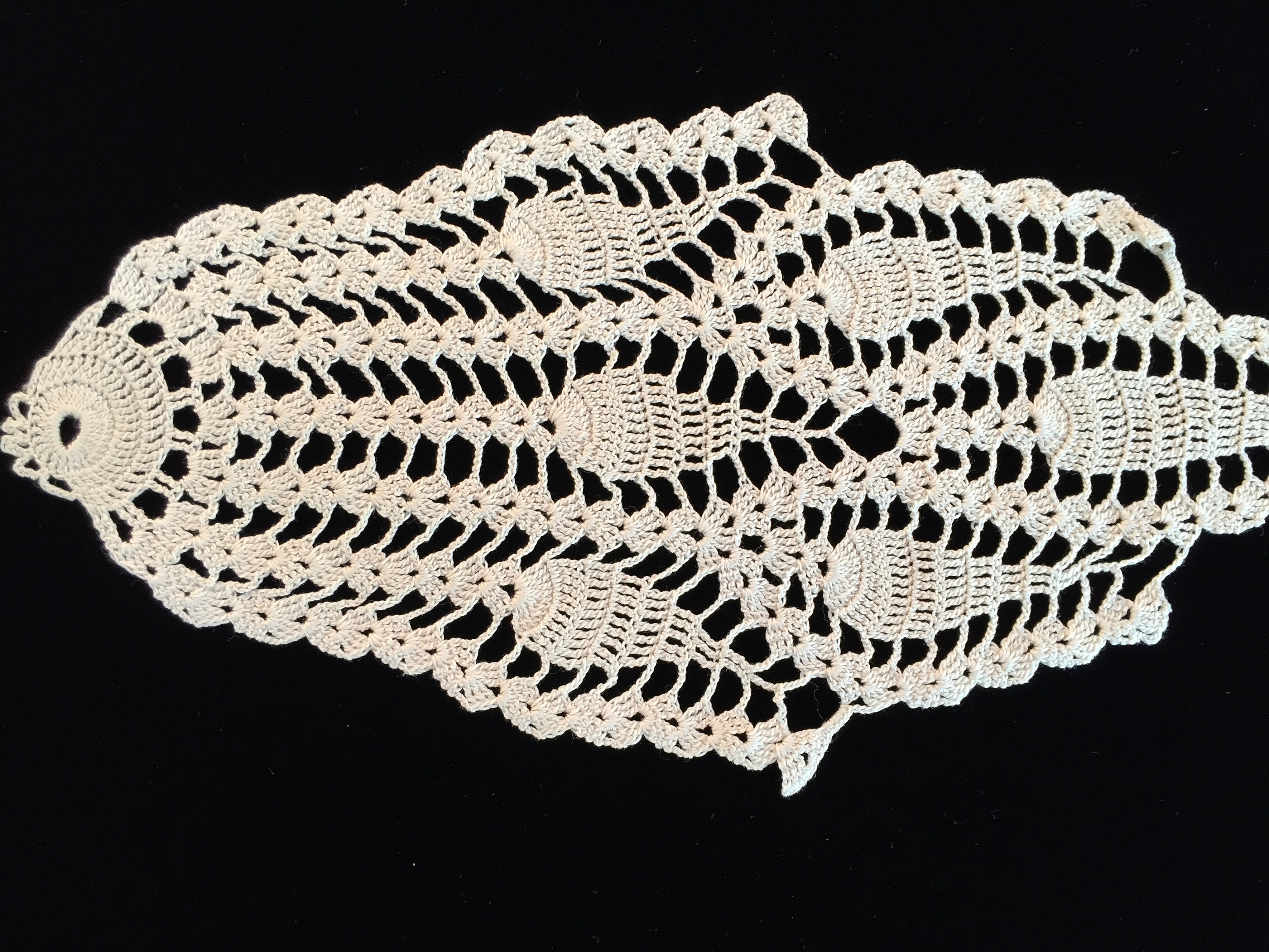 Doilies Home Décor Fish Shaped White Vintage Crocheted Lace Doily ...