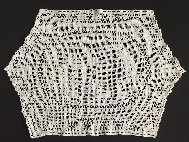 Mary Card Designed "pond Lily" (1930s) Vintage Crochet Lace Placemat ...