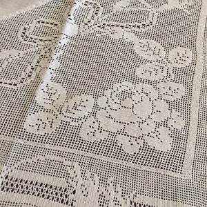 Mary Card "rosebud" Crochet Lace and Linen Vintage Tablecloth English ...