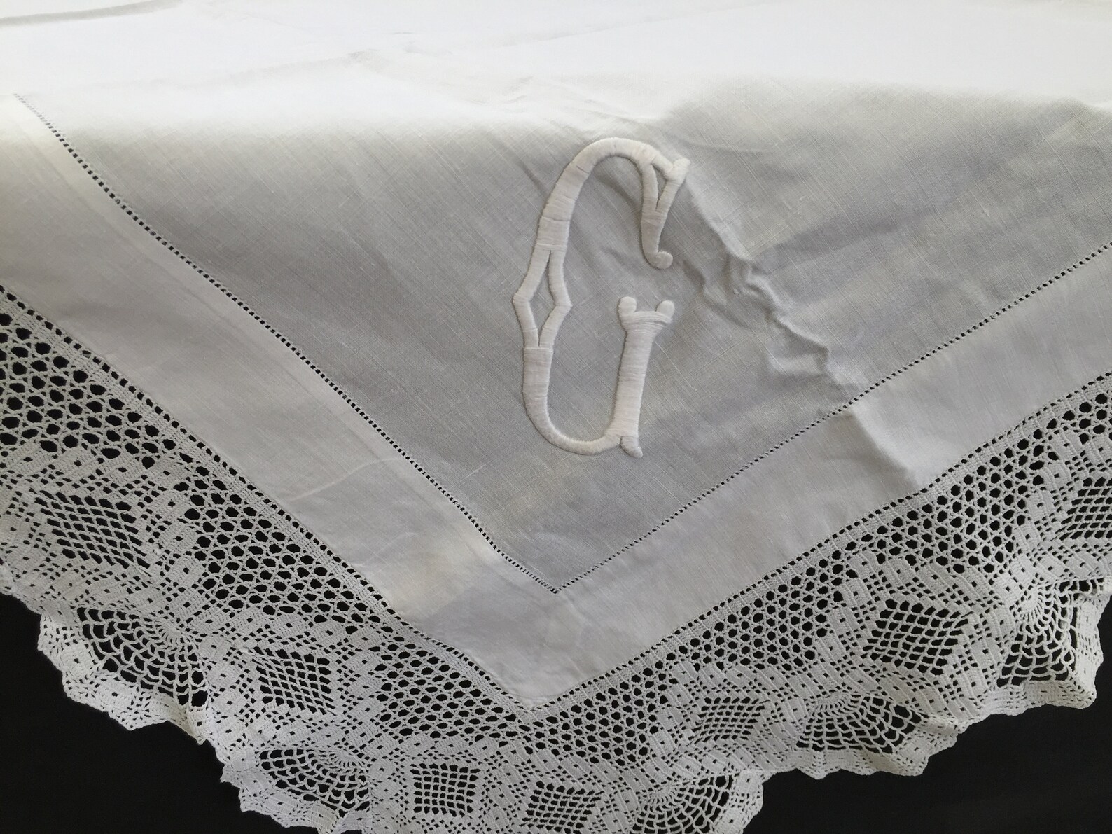 Vintage Art Deco Irish Linen Tablecloth, Filet Crochet Lace Edging (44 ...